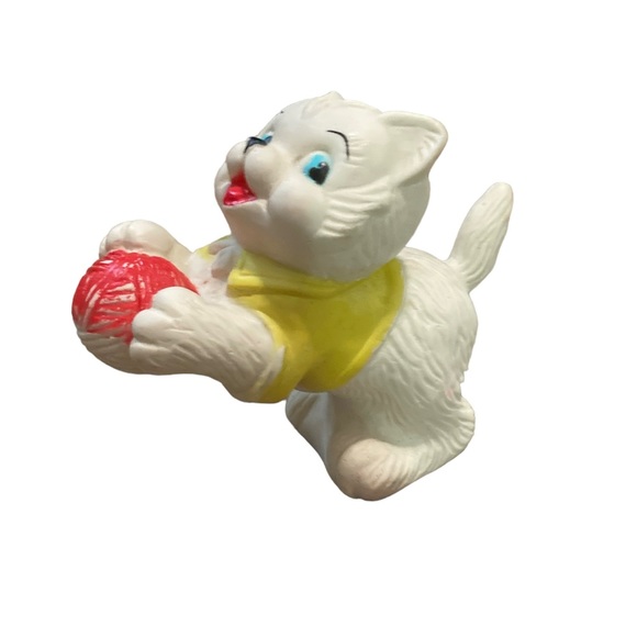 Toys | Kitty Cat Squeaky Rubber Toy Kitten Yarn Ball Squeaker Works ...